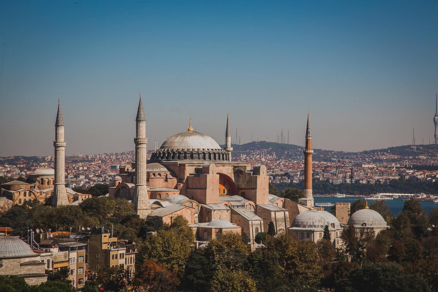 What to Wear When Visiting Mosques in Istanbul: A Practical Guide ...